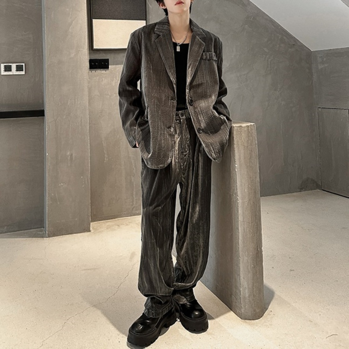 レトロスタイル ベルベットルーズスーツ セットアップ 2カラー D11213 | 韓国メンズファッション専門店｜DiKC(ディック)