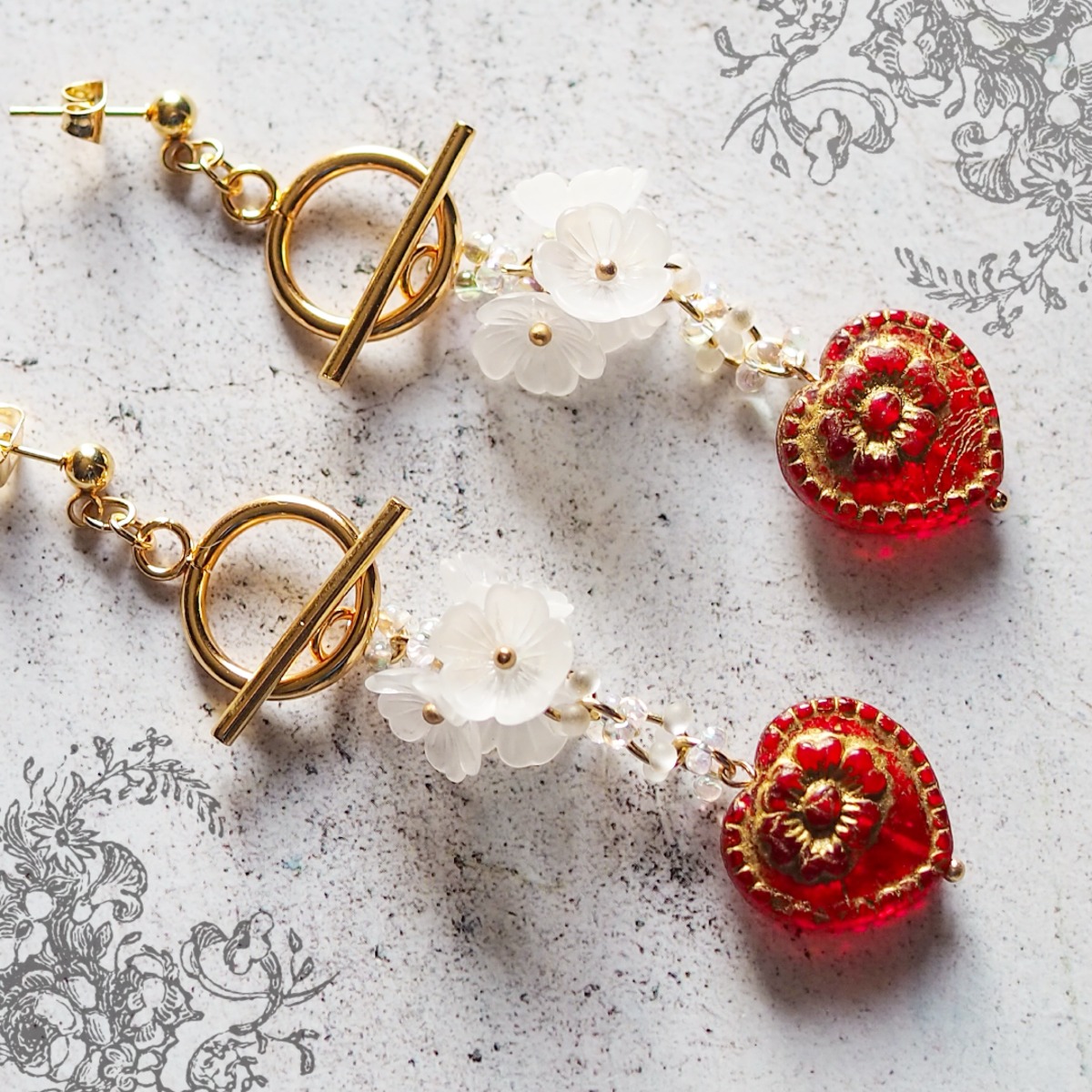 ストロベリーハートの耳飾り | Jasper&Cats