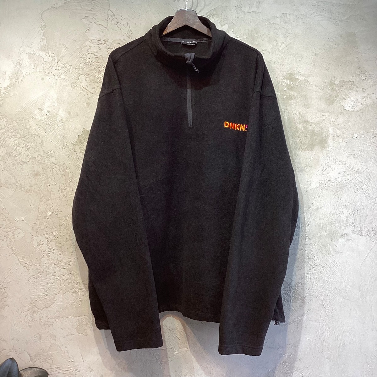 Dunkin' Donuts UNIFORM PULL OVER FLEECE (00s) | BRAIN SCRATCH