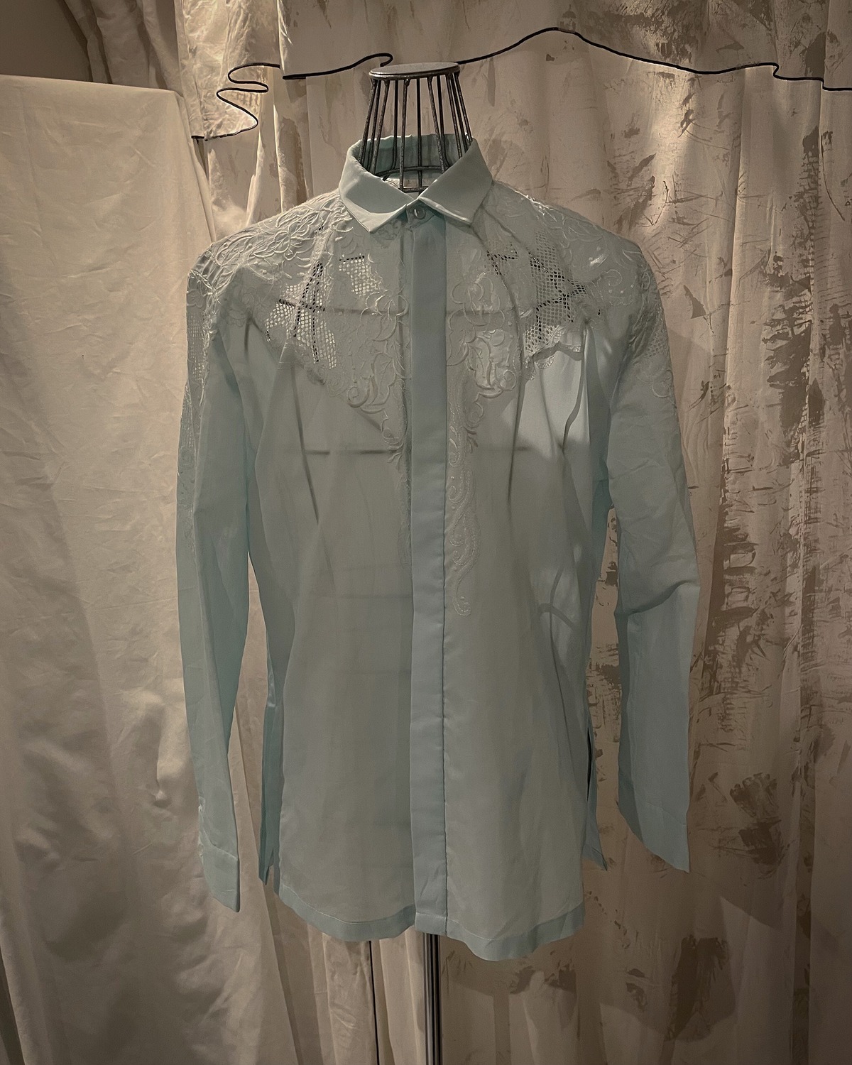 sky blue spring shirt | Queens