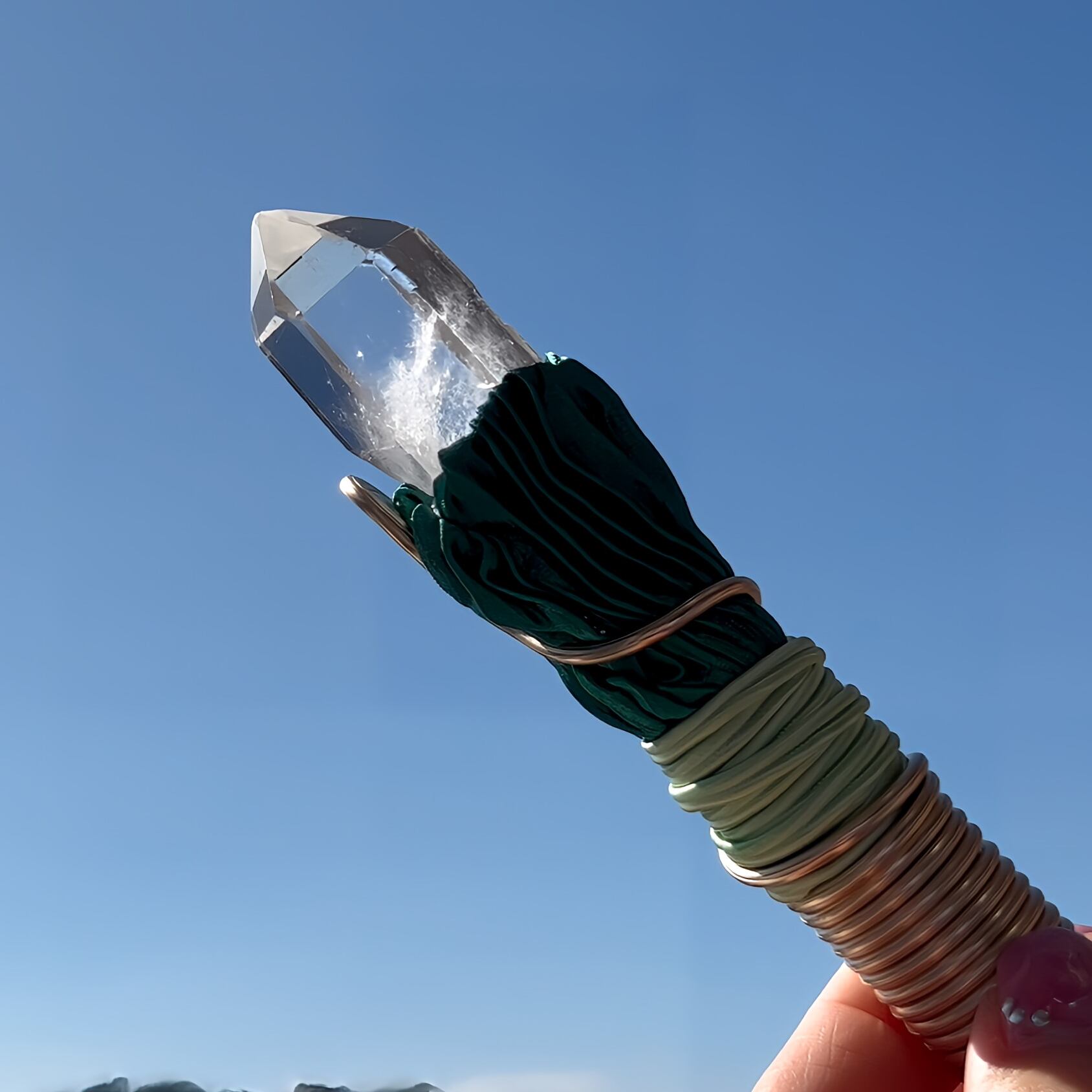 《妖精を呼ぶ》ブラジル産水晶/14㎝ | 魔法のワンド専門店 Enchanted Crystal