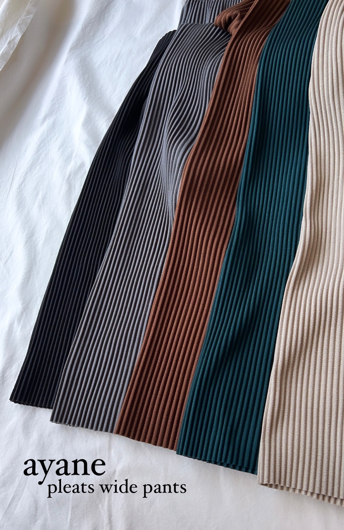 ayane 】プリーツワイドパンツ（853710） | LARACROFT