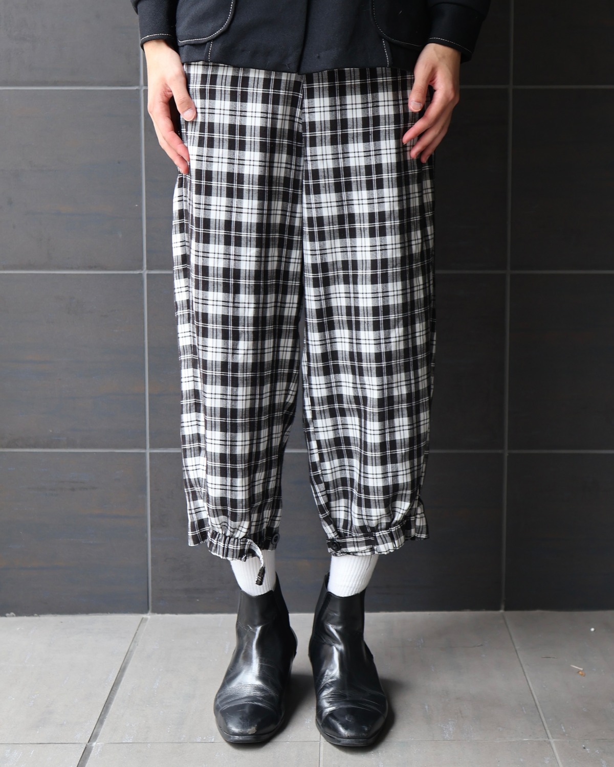 3/4 length tartan check jogger pants | blendmarket