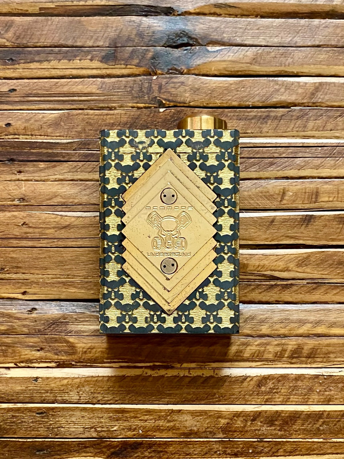 MCM MODS UDGV BOX MOD ENGRAVED 黒金① フィリピン VAPE | Philippine Vape Mods ...