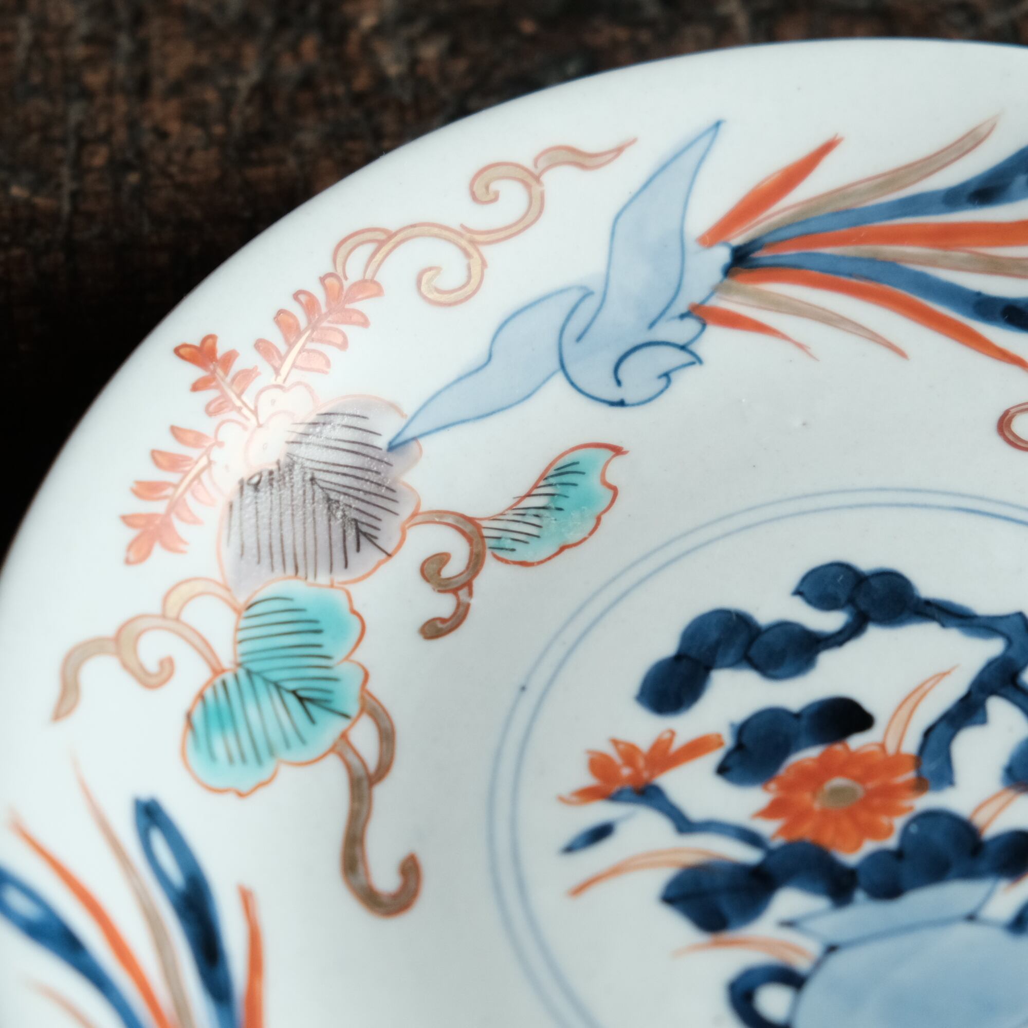 見込みに花籠 桐と鳳凰。伊万里 花文赤絵金彩中皿 骨董・antique 古美術 明治時代 | 角愛-kadoai-