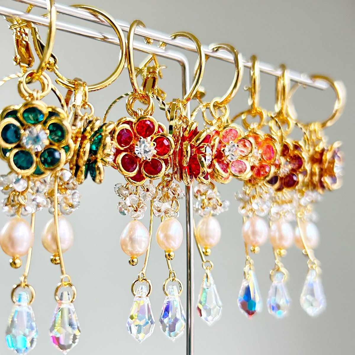ビジューフラワー《金具選択必須》ピアス/イヤリング | Sunny Sky