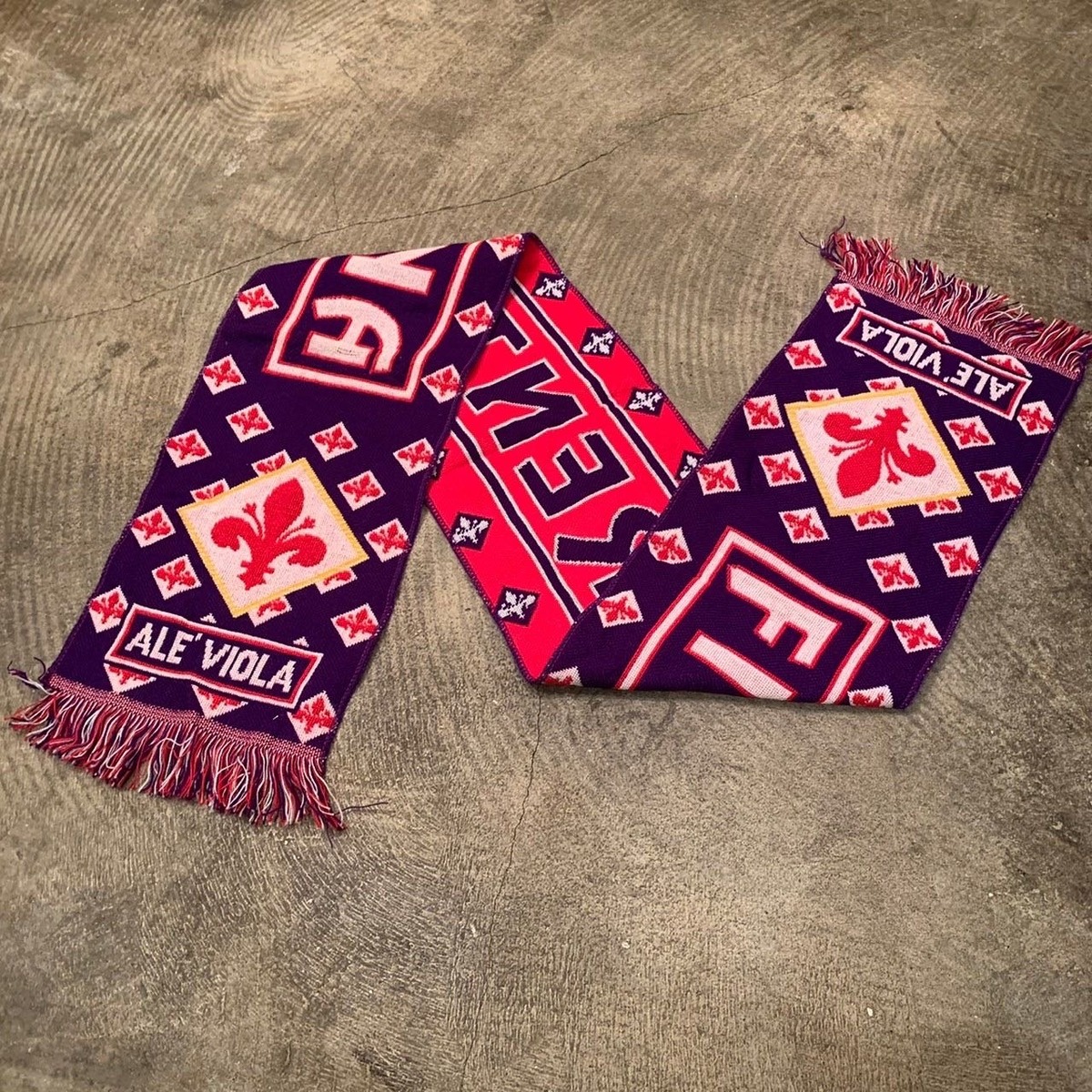 “ACF Fiorentina” purple×white×red football muffler | LAUGH
