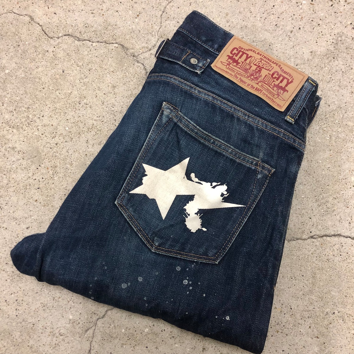A BATHING APE/BAPESTA print/Denim pants/S/ベイプスター/デニムパンツ/インディゴ/バックシンチ/セル ...