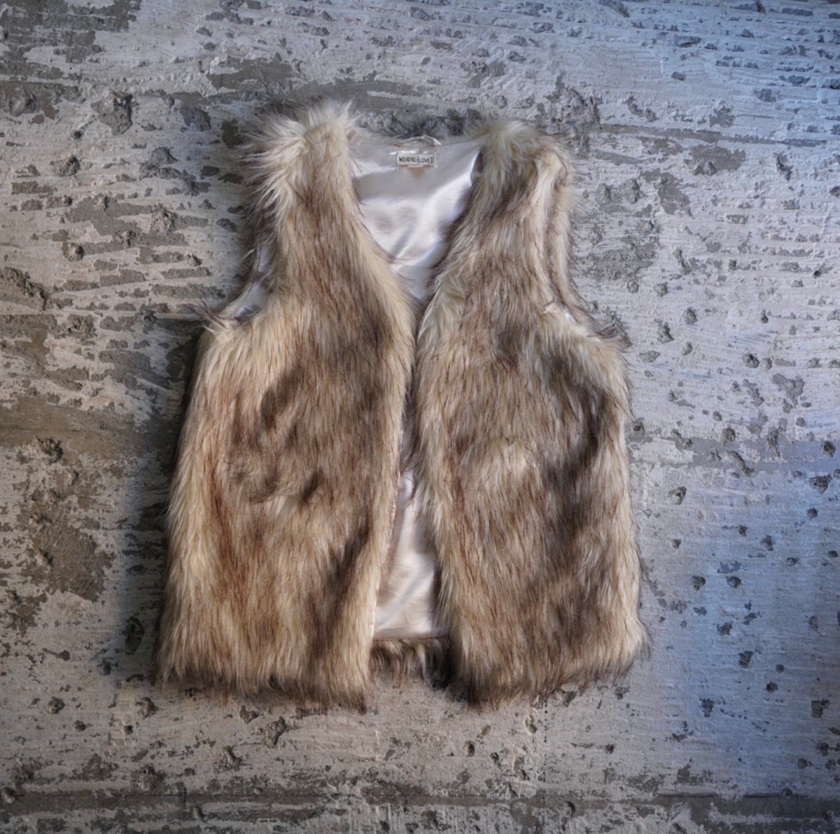 fake fur vest | Restairs