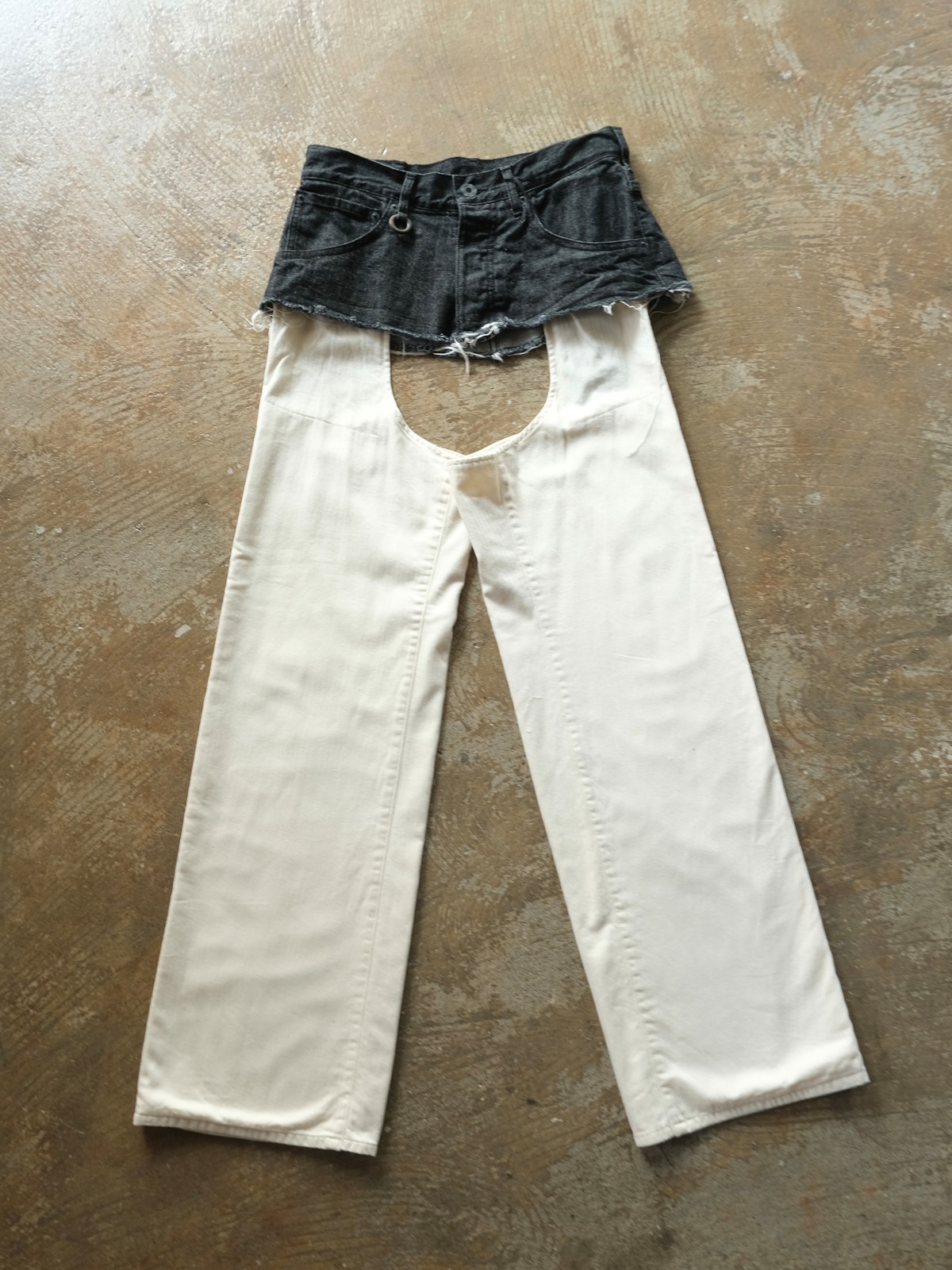 【SOSHIOTSUKI】 DENIM CHAPS | THE OUR