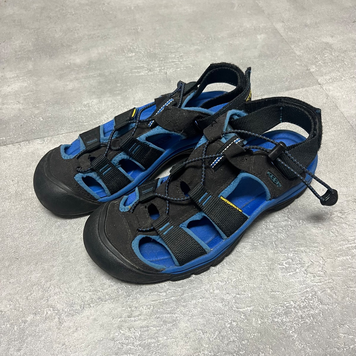 Keenキーンニューポートベルクロタイプサンダル25cmアウトドア古着ハイキング | COMESEE