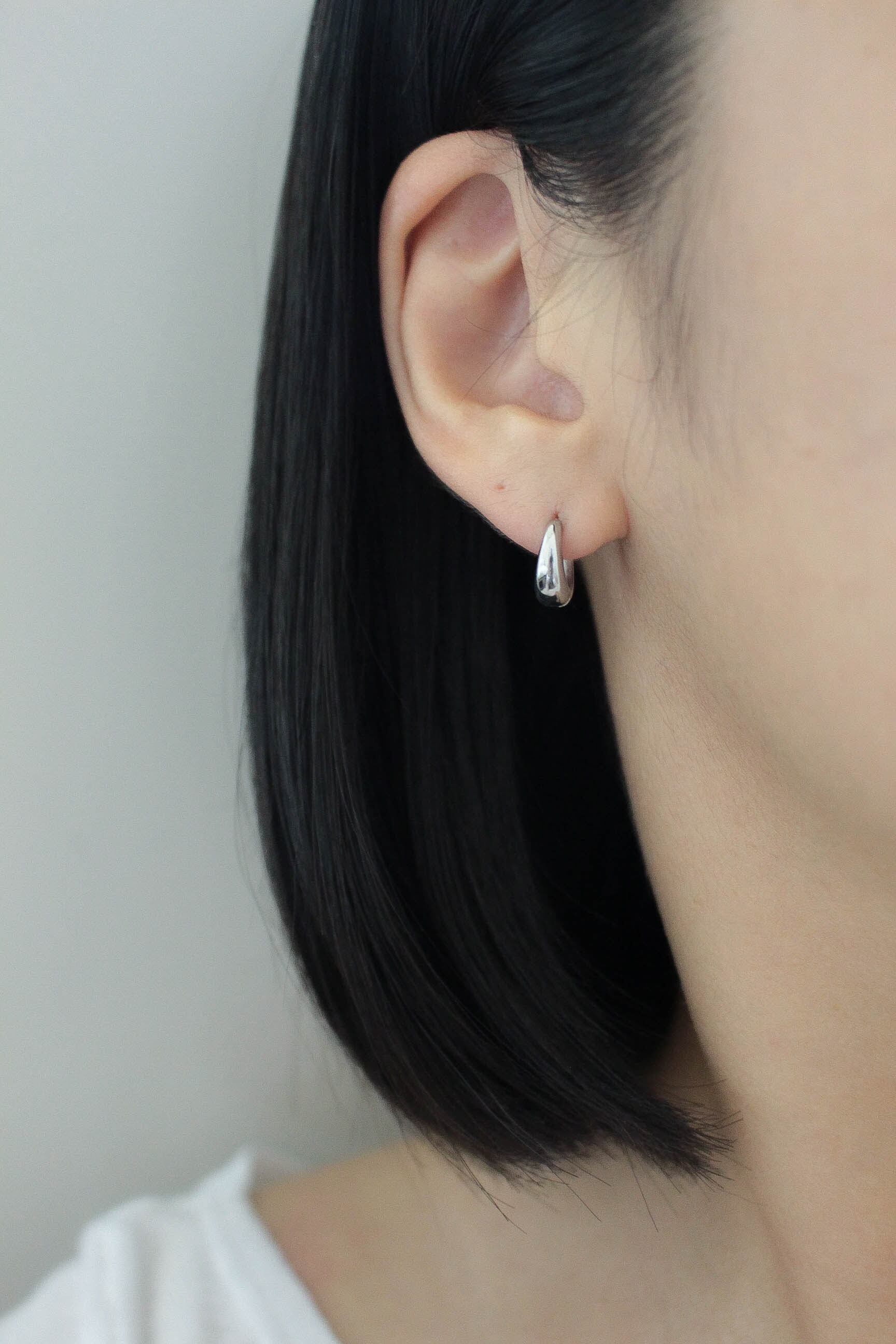 5/31(sat)新色発売 Mini Drop Hoop Pierce | 金属アレルギー対応のアクセサリー ebine