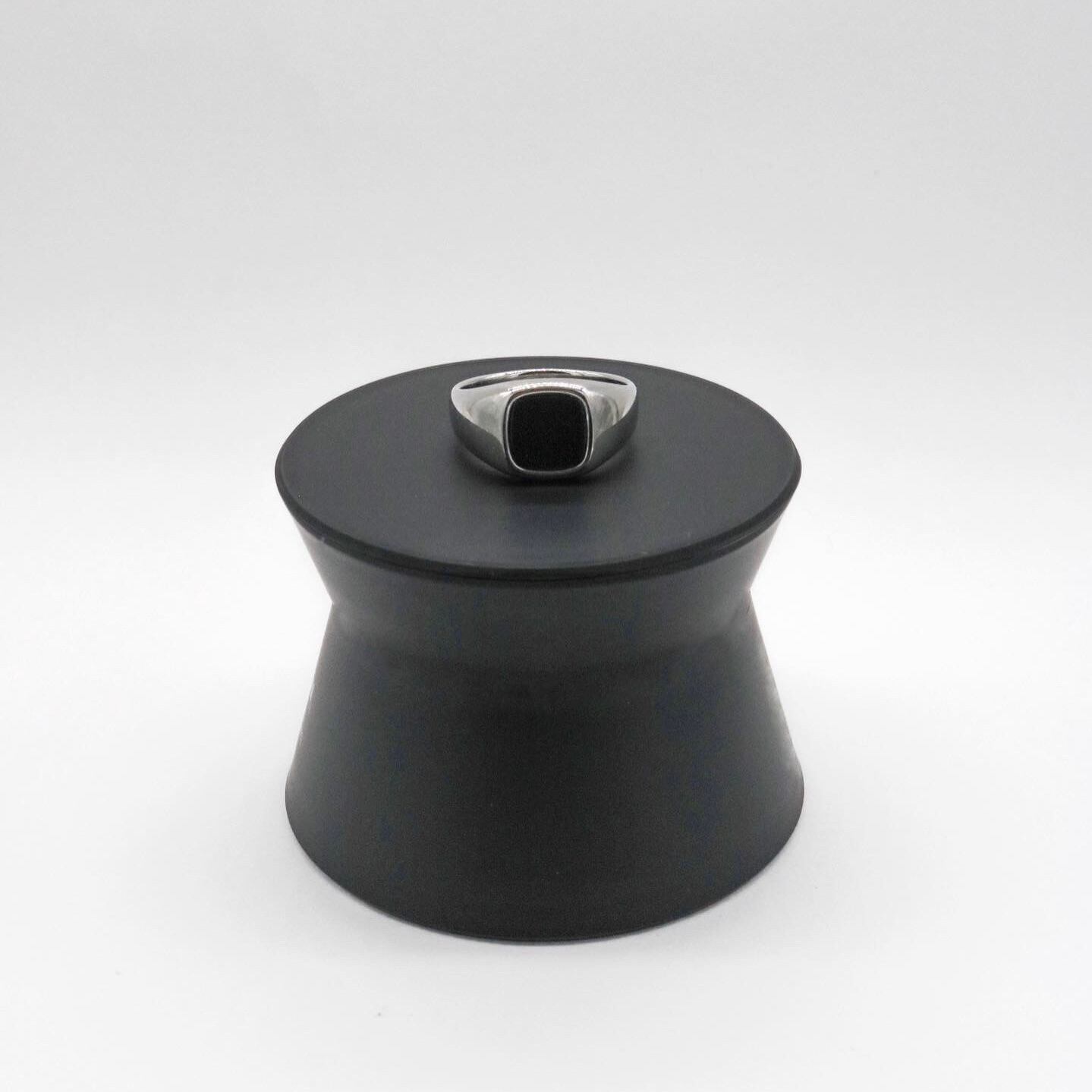 Black rounded ring | 13lue