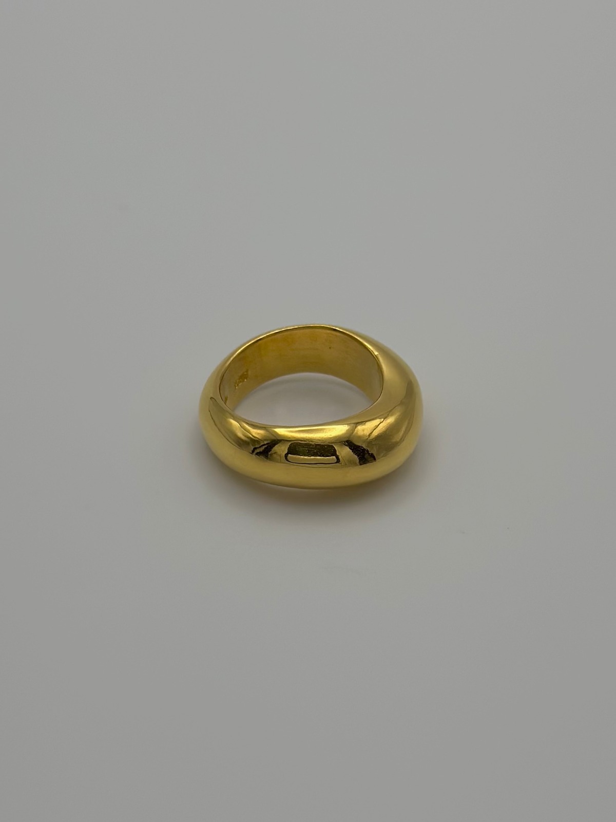 undulating ring gold | magnolia