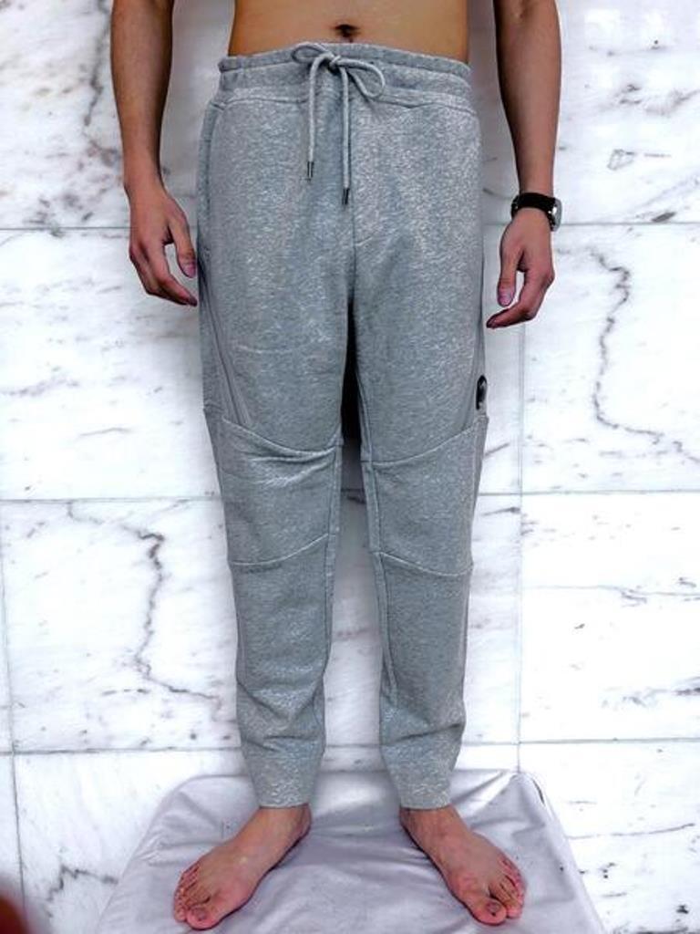 C.P.COMPANY (シー・ピー・カンパニー） 【DIAGONAL RAISED FLEECE ZIPPED POCKET PANTS ...