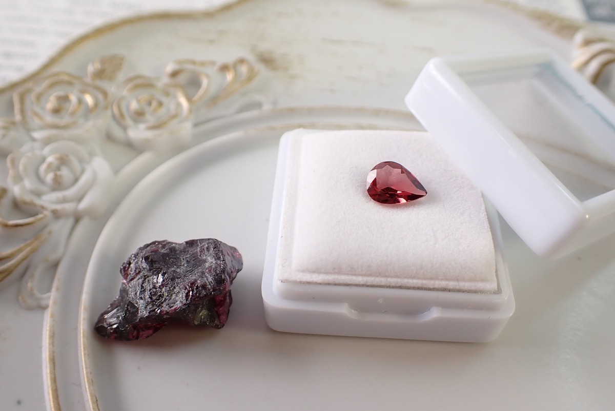 【原石セット】ガーネット 0.92ct/18.07ct [C3-156] | differencee(ディファレンシー)