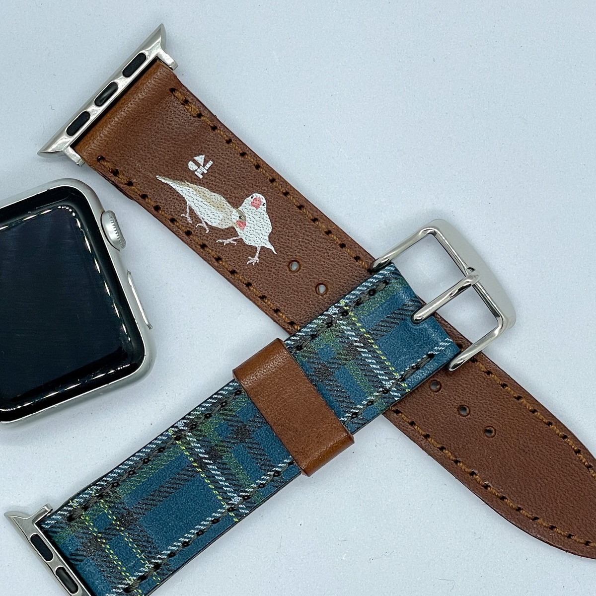 Apple Watch バンド 文鳥2羽 横 シナモン文鳥 と 白文鳥 ブラウン × タータンチェック アップルウォッチバンド 時計ベルト ...