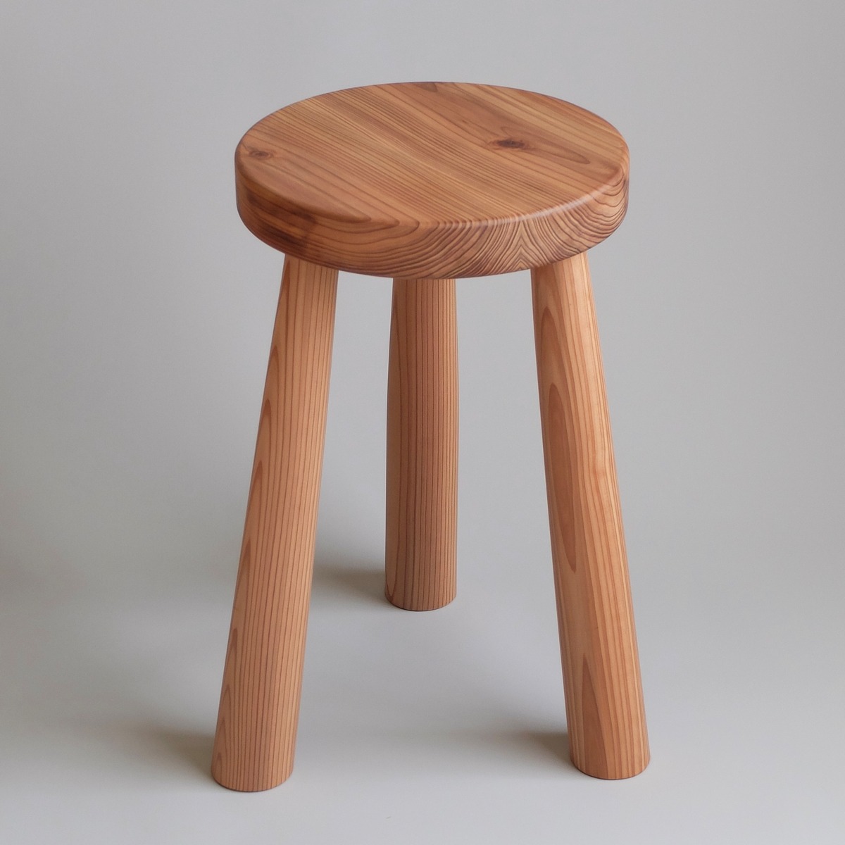 山武杉の3本足スツール | studio kirin