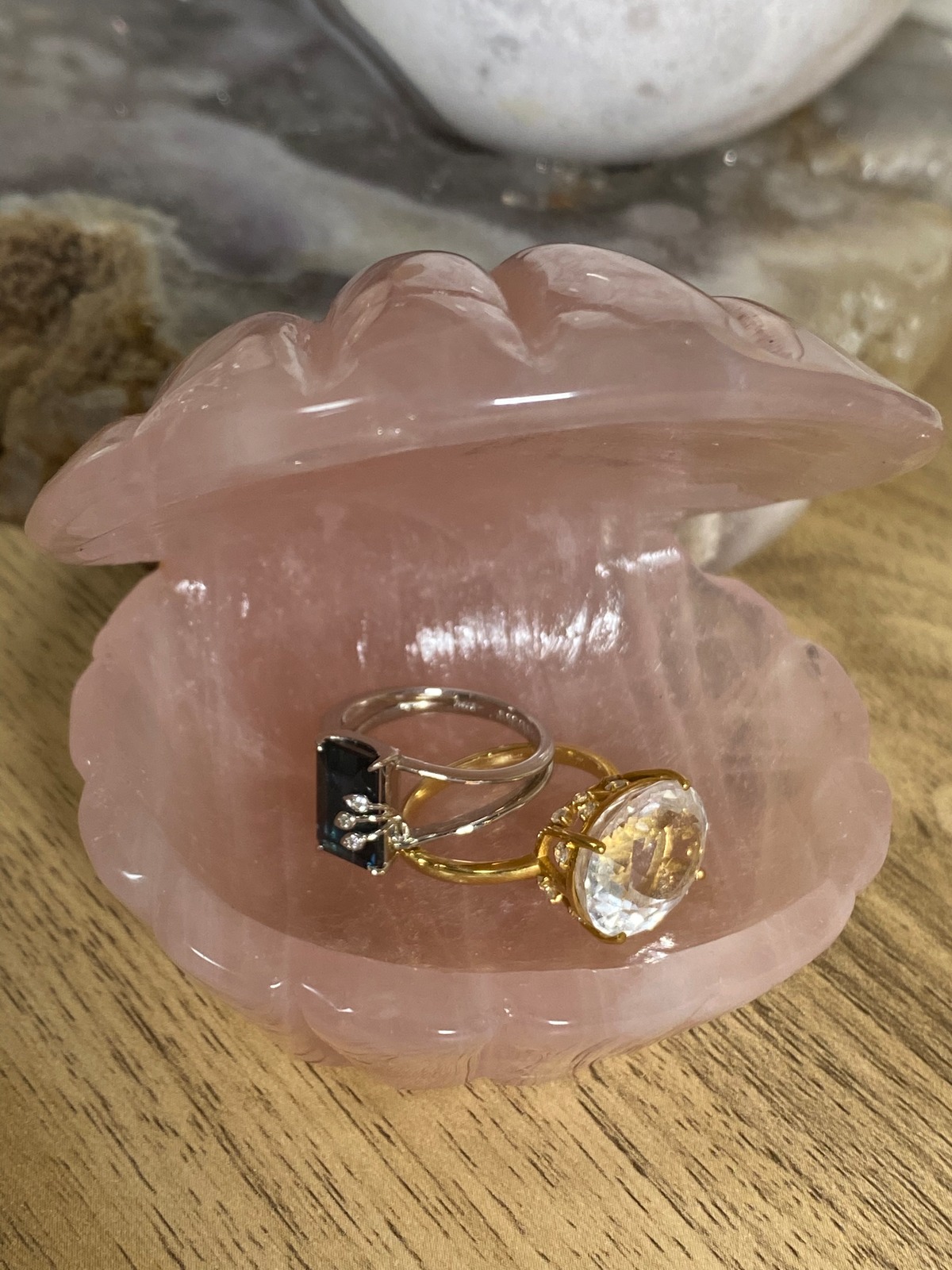 Rose Quartz Shell accessory case | cocolani_stone