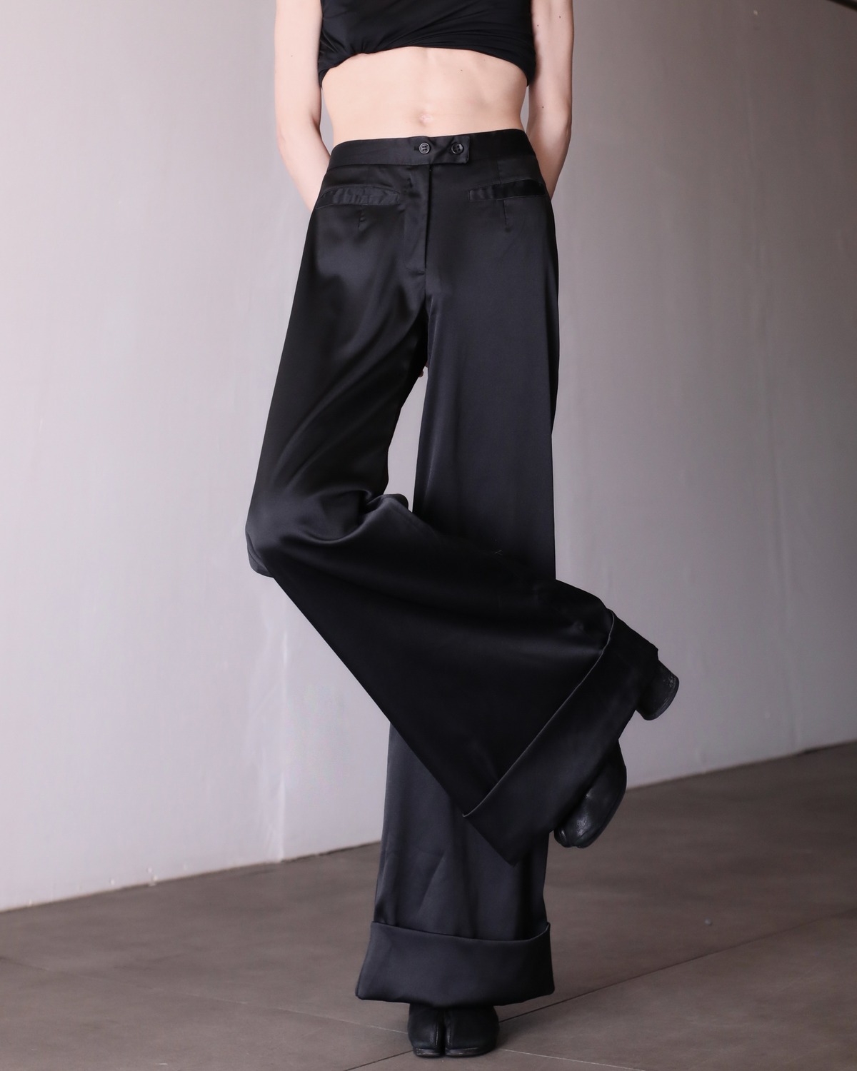 satin fabric volume wide baggy flare slacks | oo vintage