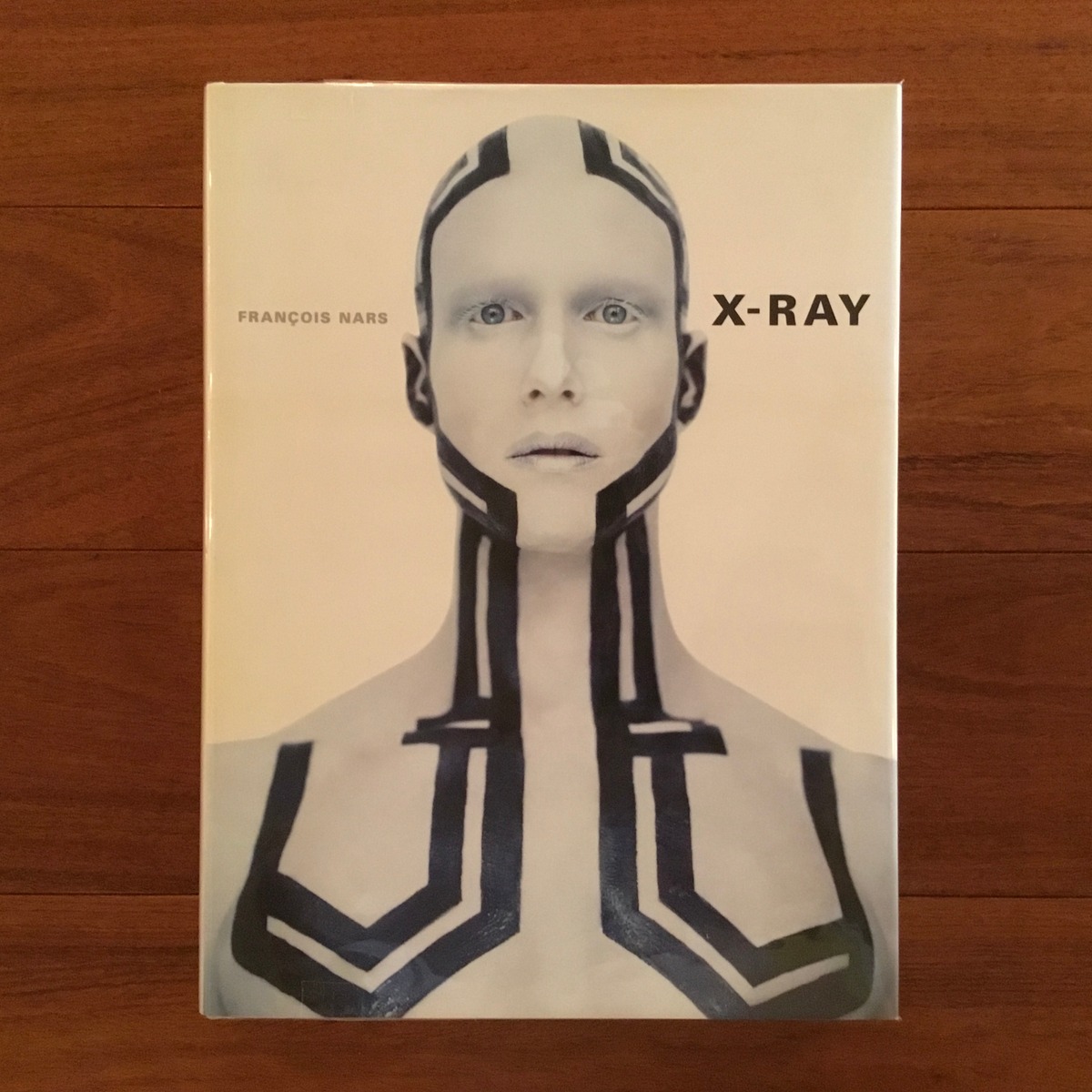 X-RAY | Flying Books