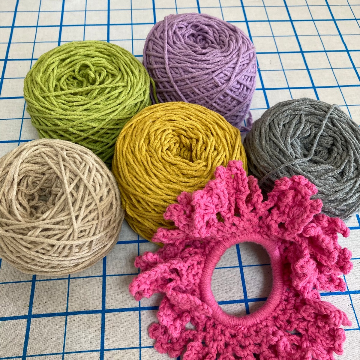 かぎ針編みキット☆シュシュ ヒラヒラ | Knitting.RayRay（レイレイ）