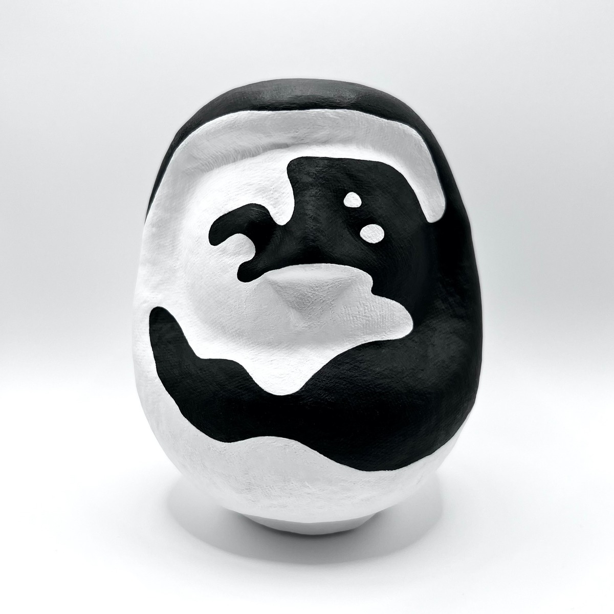 Issei Fukuda - Hand-Painted Super High Contrast Daruma Doll #2 | SHISE ...