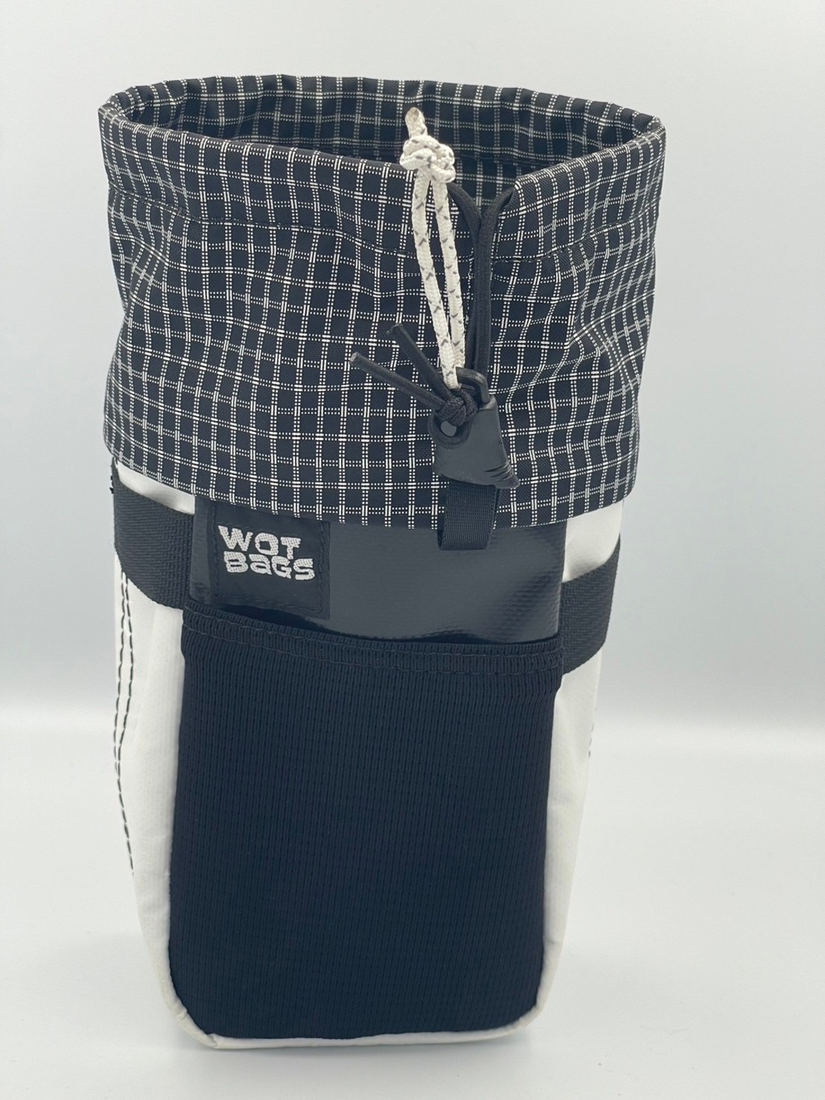 Feed Pouch Large/White Tarp x Ultra Grid Black Beauty | The Adventure ...