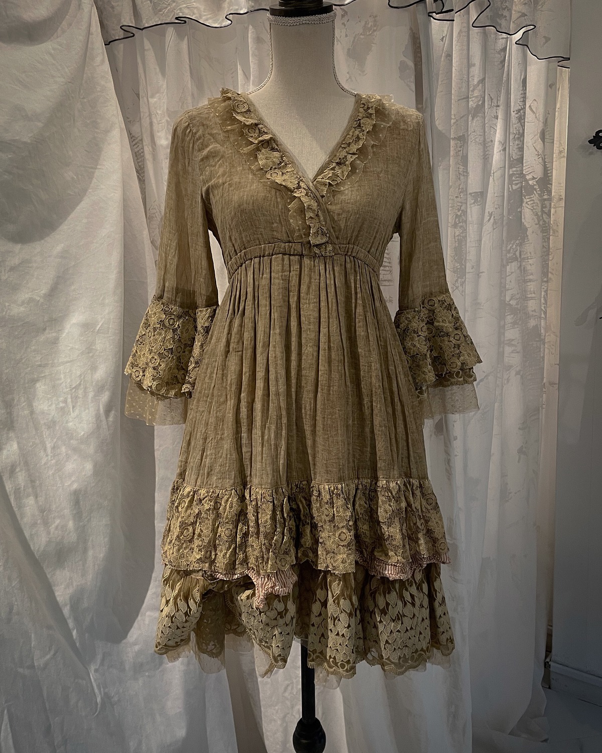 MilkTea Frilled OnePiece Dress | Queens