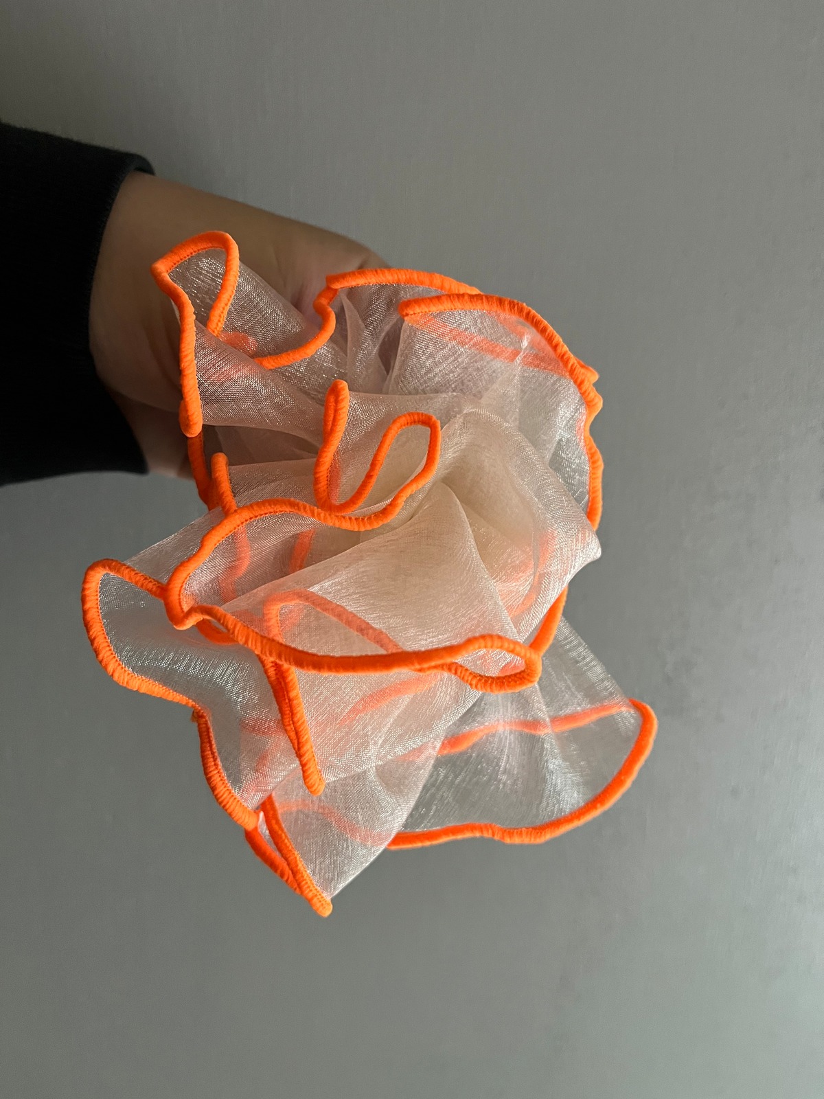 frill ear cuff（orange） | 仕立て屋pote