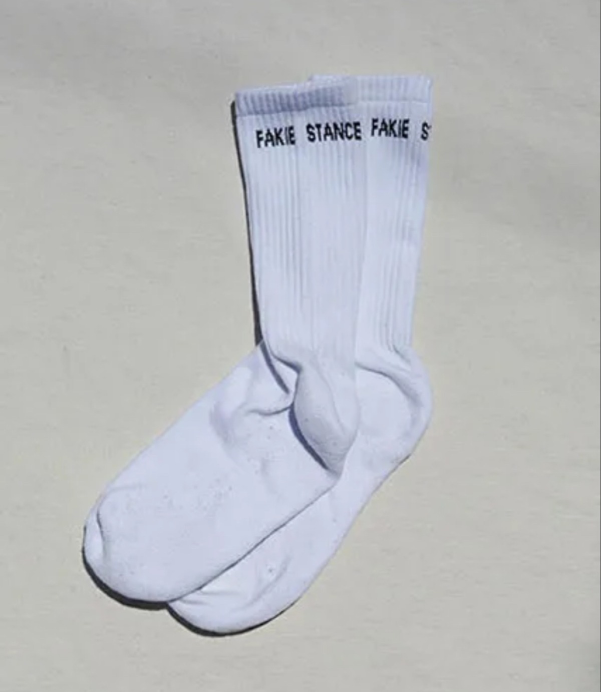 FAKIE STANCE / SOCKS WHT | distrad