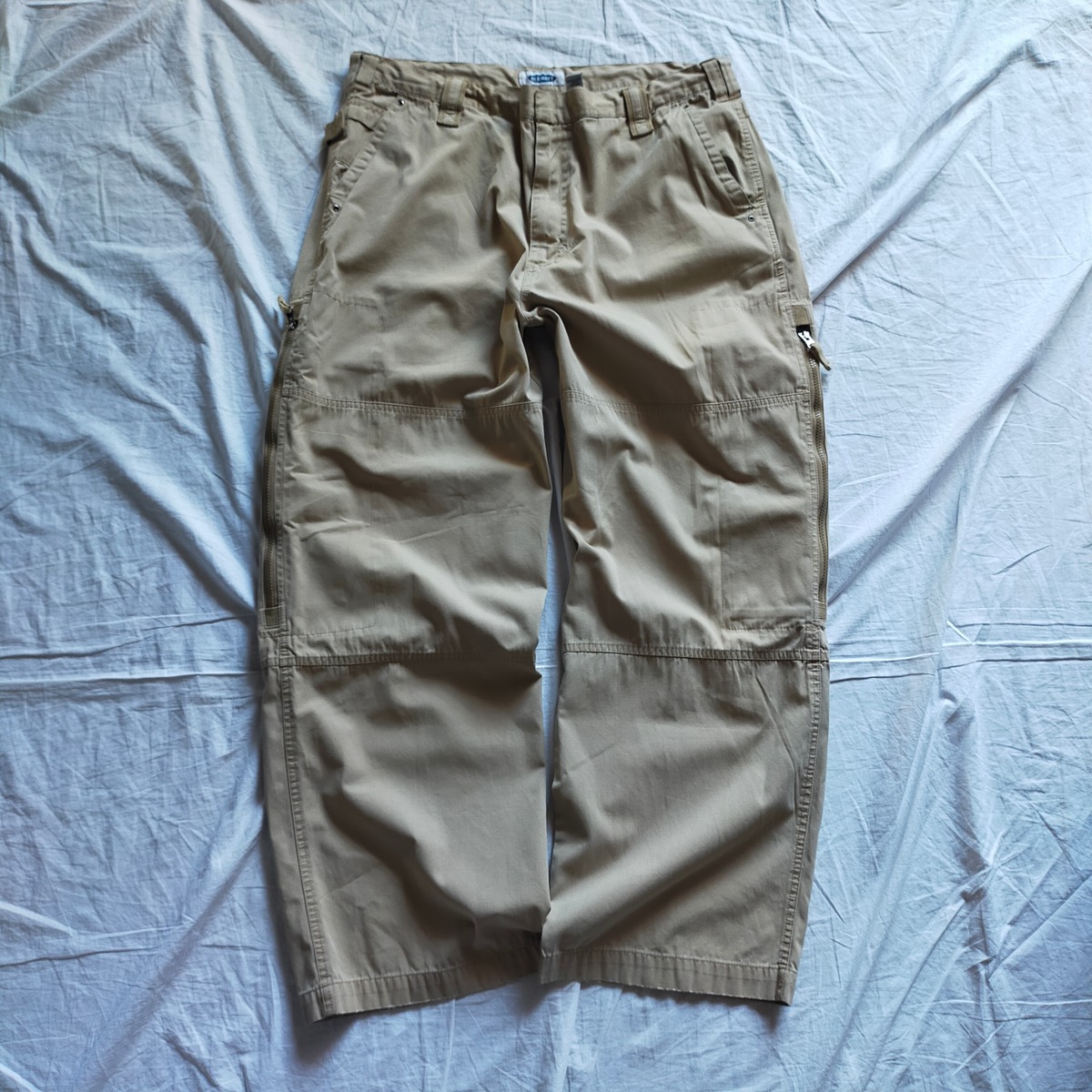 00s old navy technical cargo pants | somnolence