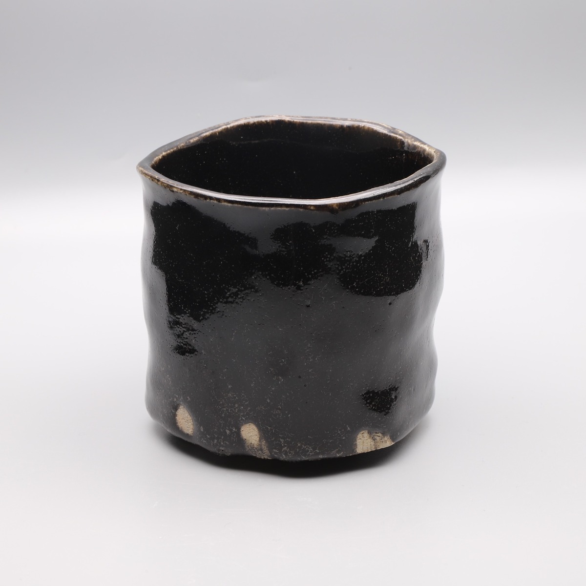 光藤 佐 穴窯焼成 瀬戸黒茶碗② Tasuku Mitsufuji, Setoguro tea bowl #2 | 茶碗・ぐい吞 ギャラリーはせがわ