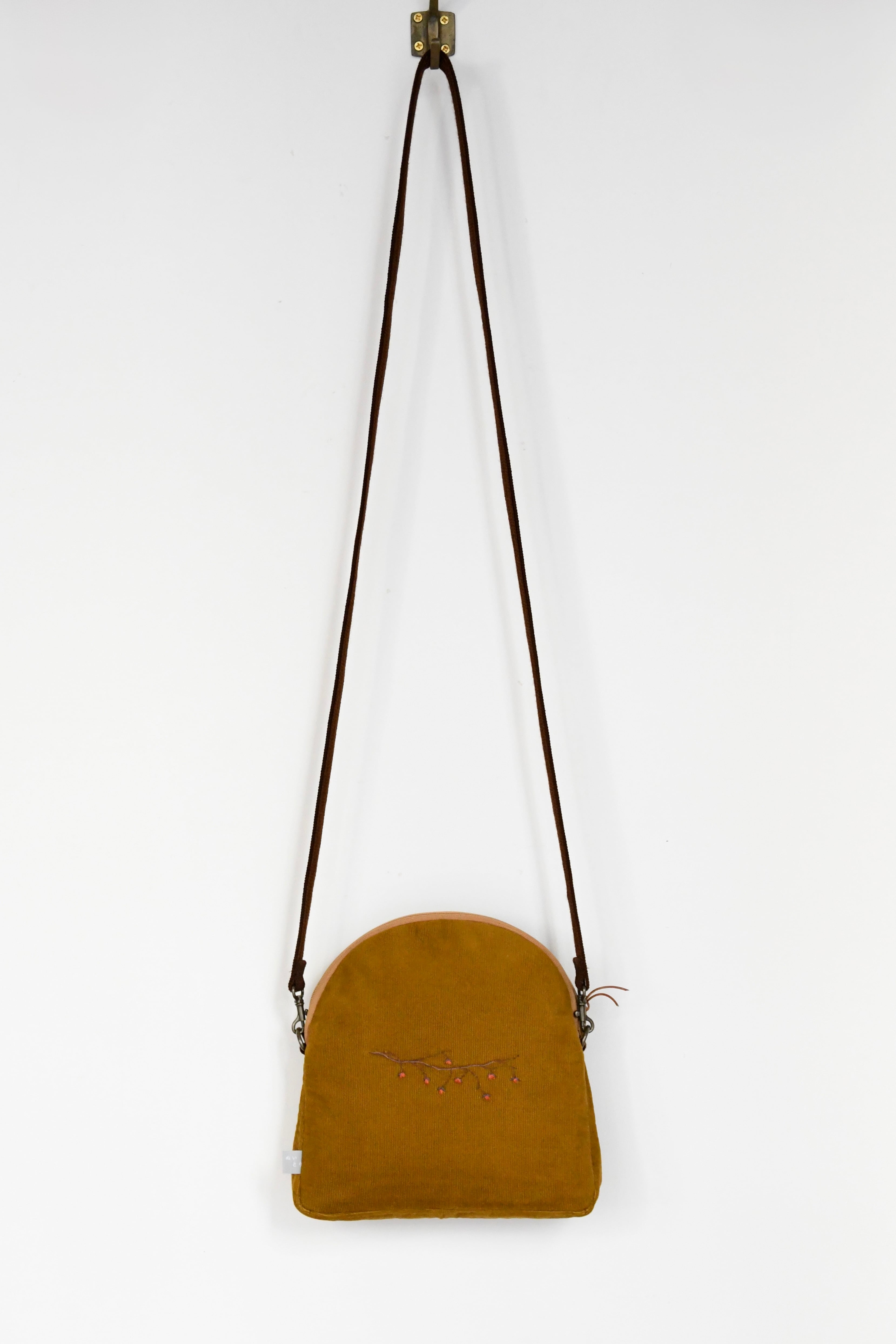 繍 ぬいとり ショルダー 窓 セイタカアワダチソウ 12月 | ソラノノオト