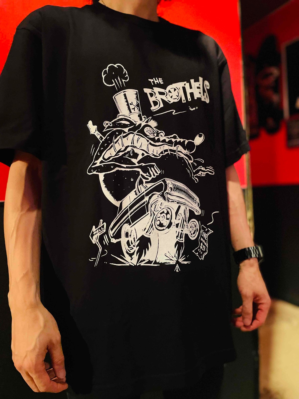 【T-SHIRT】"BADASS LONE WOLF"《BLACK》 | THE BROTHELS OFFICIAL ONLINE STORE