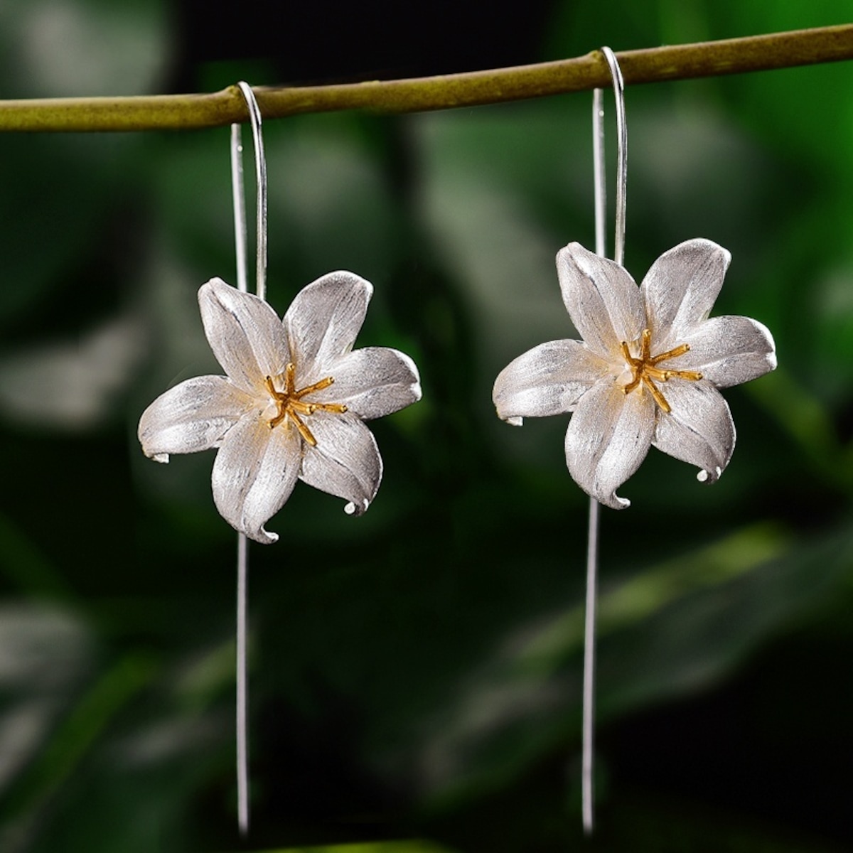 Lily Dangle Earrings / リリー ダングル ピアス | pochic.