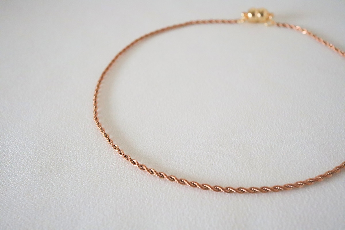 nuance rope necklace（S）pink gold｜肌なじみのよい淡い輝き／サージカルステンレス製 | pieni paperi