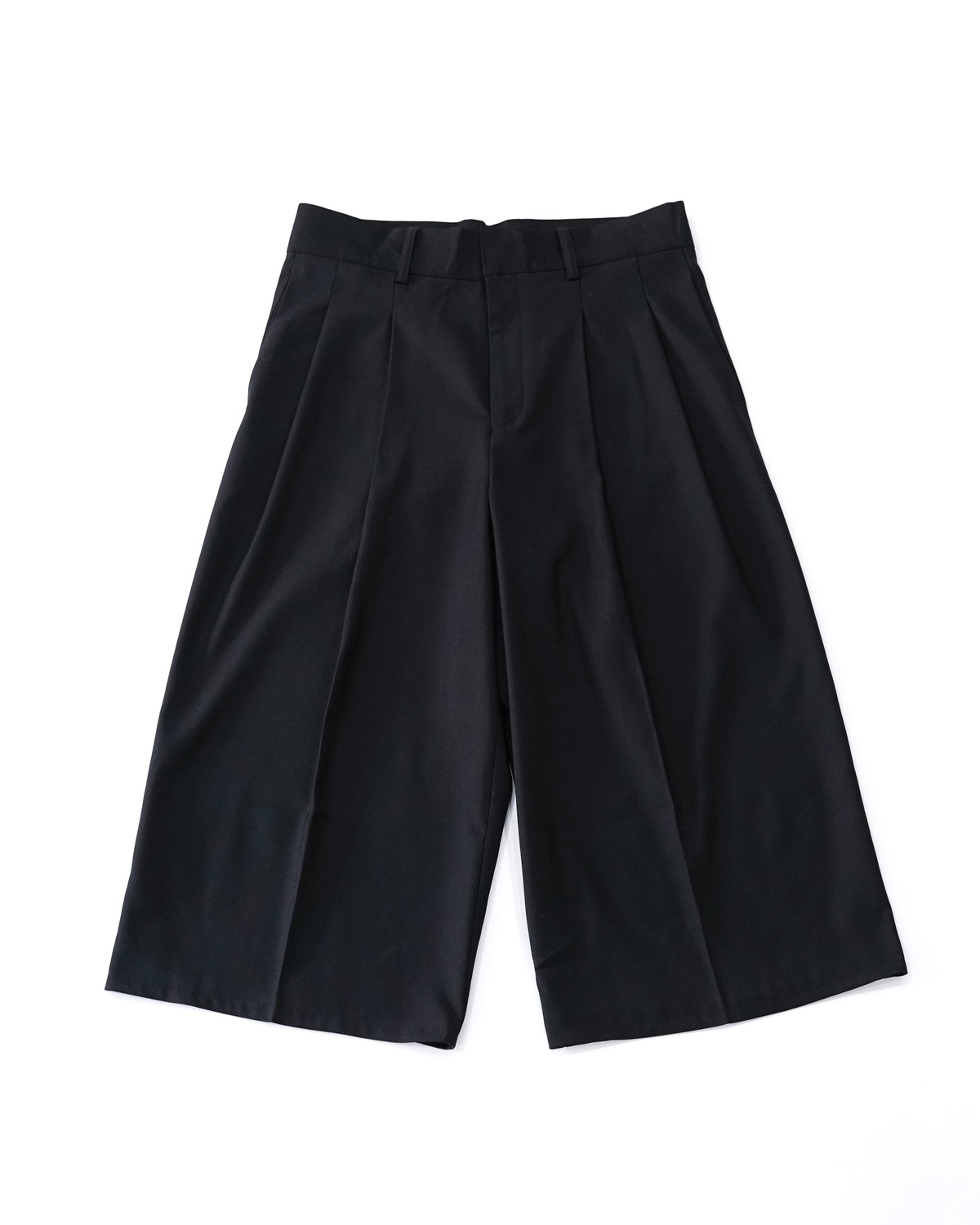 two tuck half trousers | hypeofficial