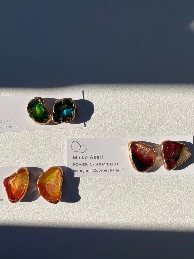 Ulili plus holiday POWER CHARM14kgfピアス ホットイエロー | ulili