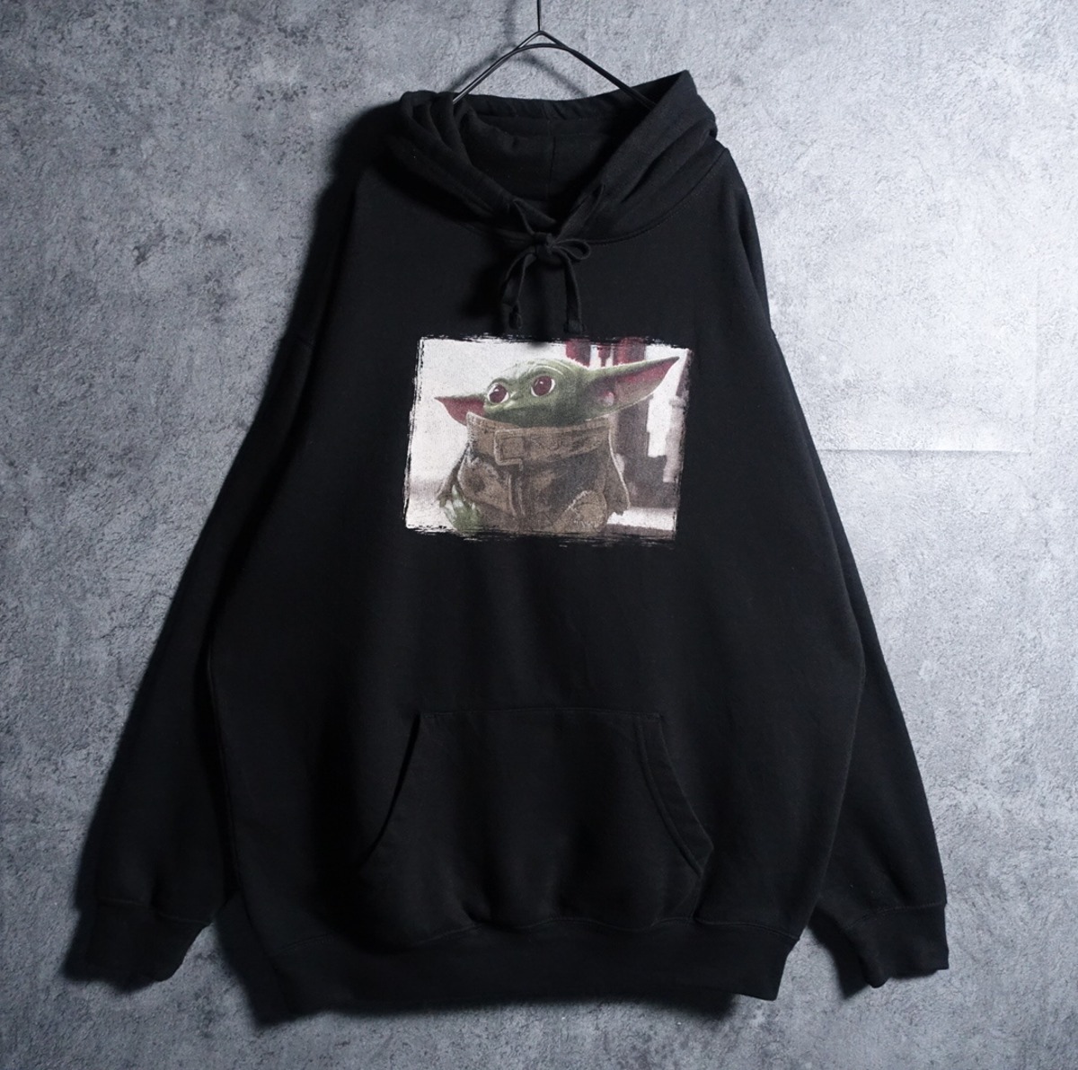“STAR WARS” Black Baby Yoda Print Hoodie | 古着屋 FORCE