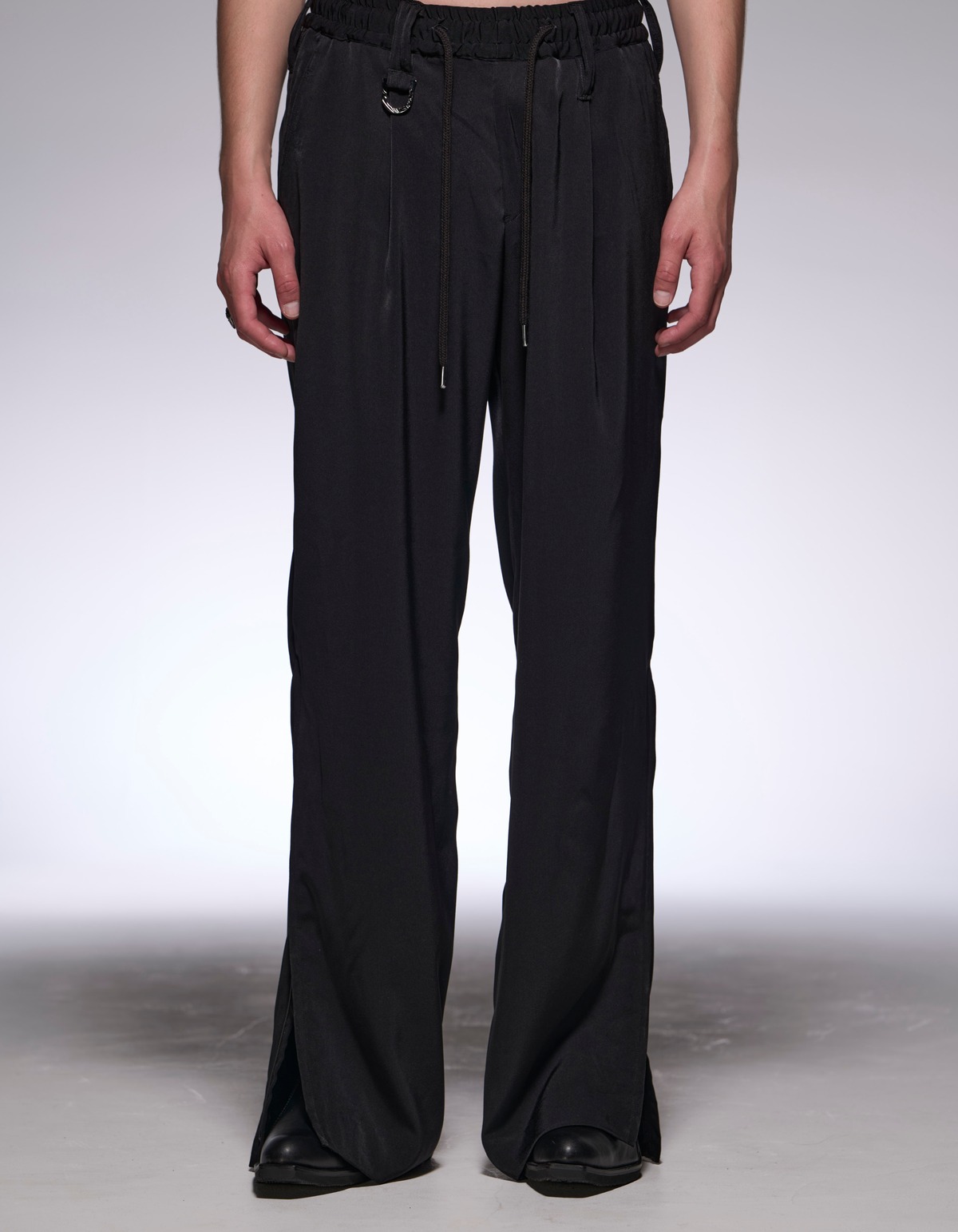 Suede Satin Slit Zipp Wide Slacks | DETRUIRE