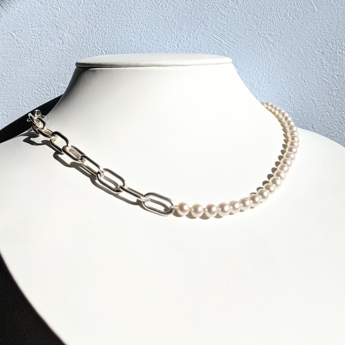 Pearls x Silver chain Necklace | pethica