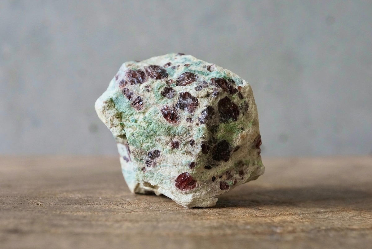 パイロープガーネット / クロムダイオプサイト Pyrope Garnet / Chrome Diopside | 叙景 jokei