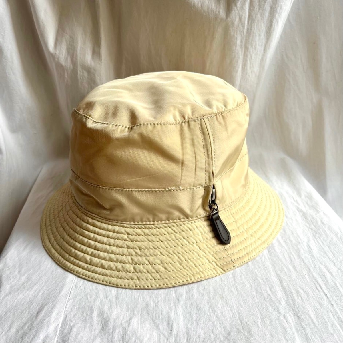 HERMES "Cream Color" Nylon "Side Zip" Hat | CARBOOTS