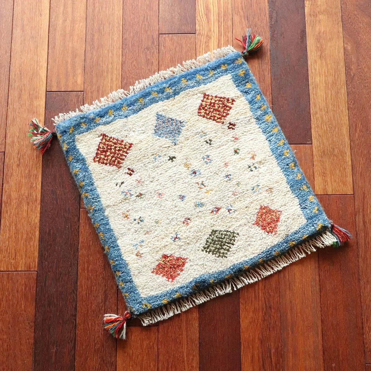 【g0012】 ギャッベ（ギャベ） 約40×40㎝ [Iran/Shiraz] | 北欧ヴィンテージ雑貨 Prae Interior(プラエ インテリア)