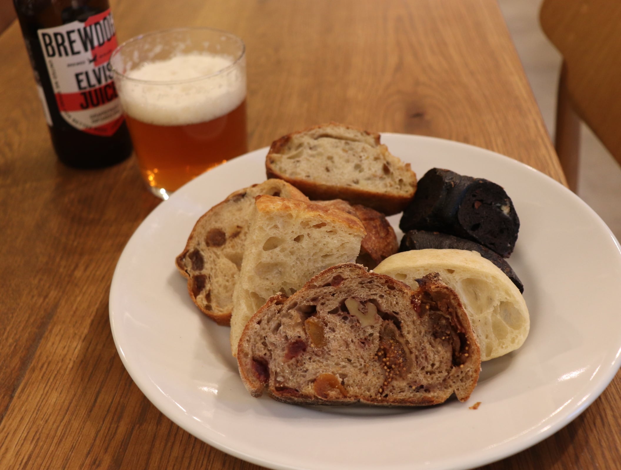 ぜんぶおいしい。今日のパンおまかせ便 | CONCENT MARKET