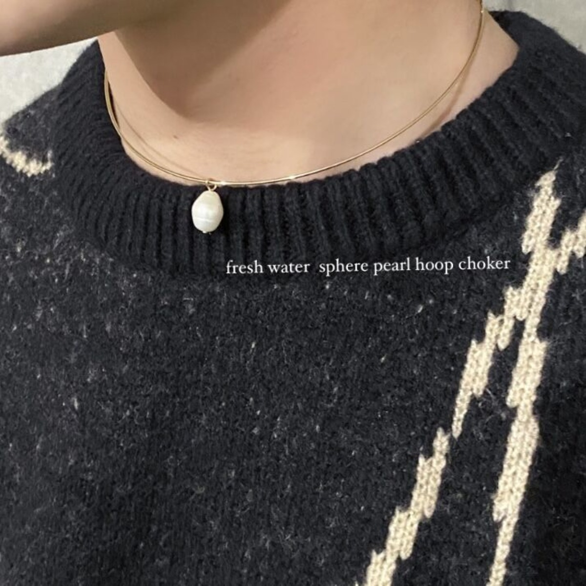 N009 fresh water round pearl hoop choker | mia minne