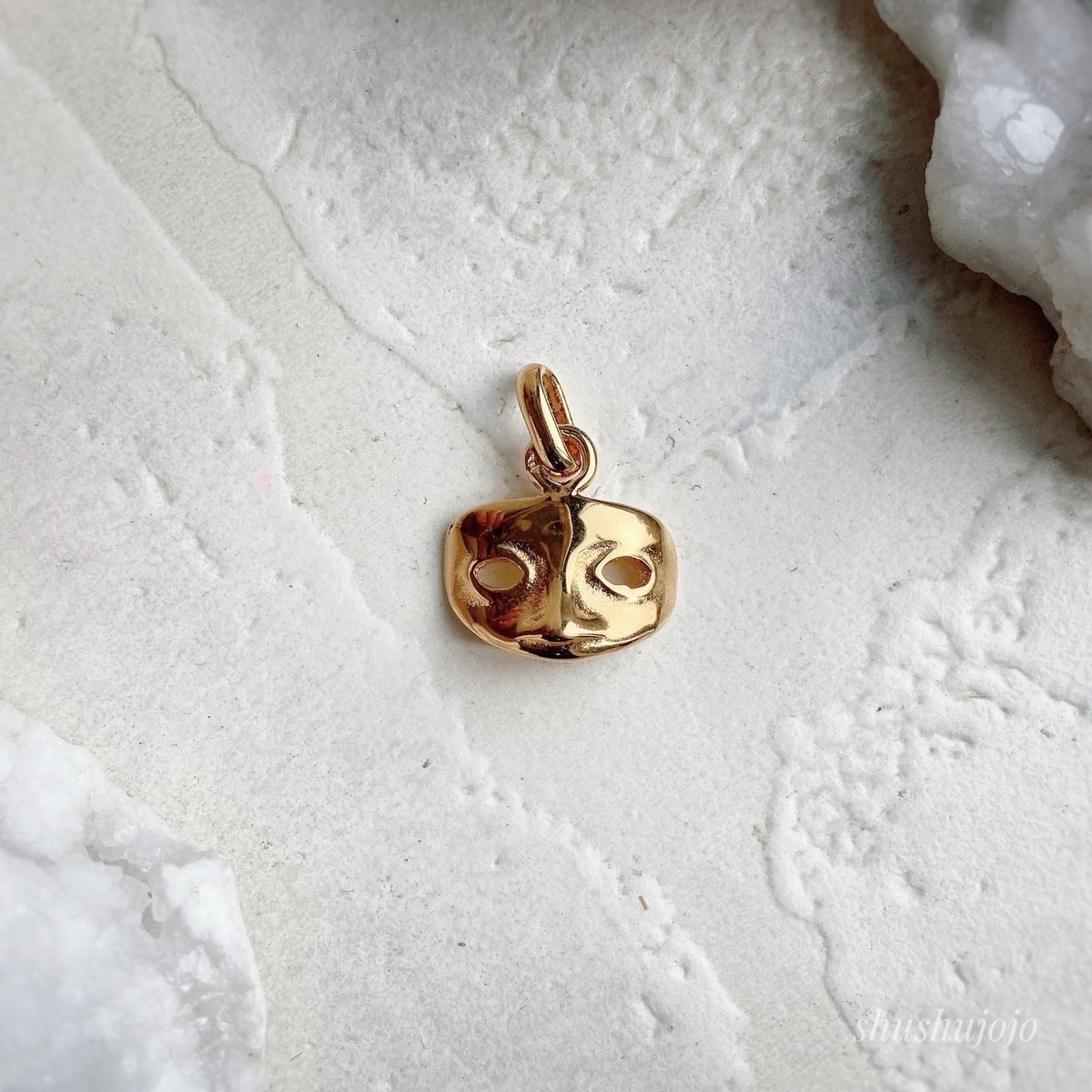 14kgf mask charm | ShuShu and JOJO