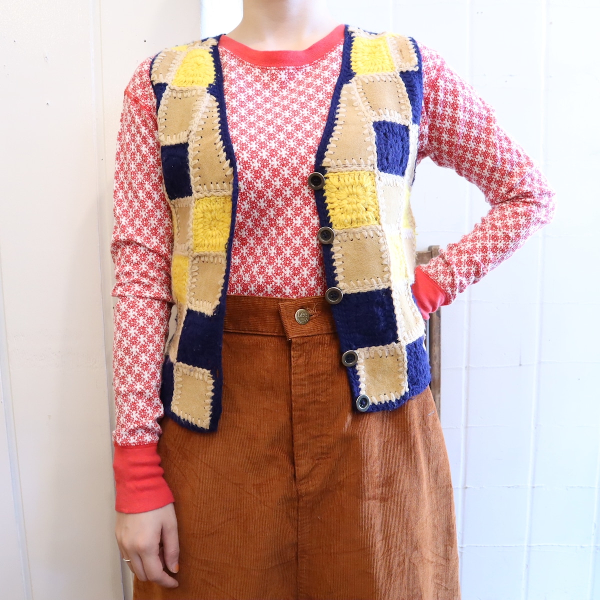beige×navy leather ＆ granny square patchwork vest [l-1424] | Fizzvintage
