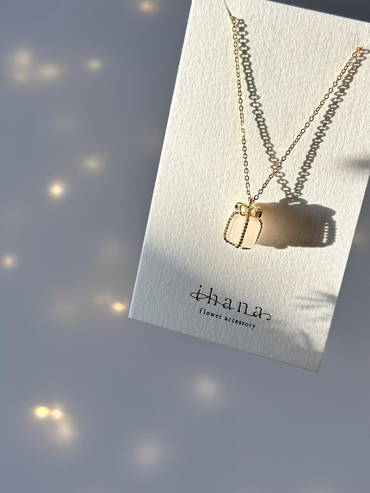 present necklace | ihana.